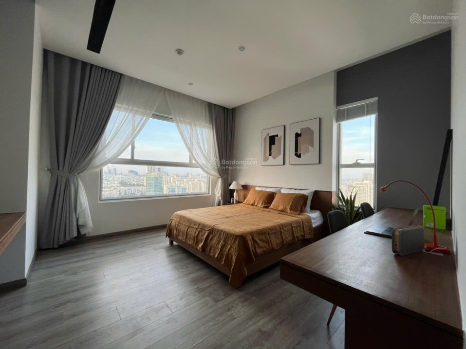 Tôi có căn officetel 1 PN DT 33m2 cần bán gấp 1,9 tỷ bao hết nhà mới view đẹp LH 0968 992