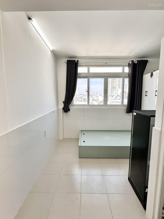 Phòng trọ cửa sổ trời mới xây view đẹp đầy đủ nội thất gần Lotte Mart ...