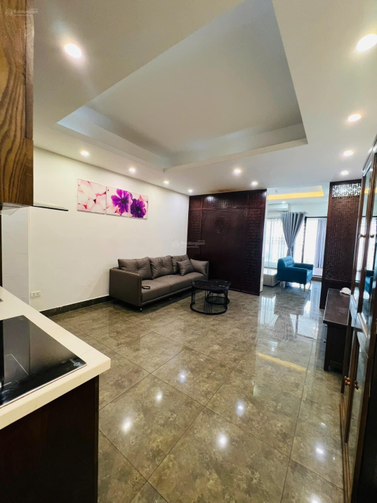 Hiếm CC A6 Giảng Võ gần 70m2 2 ngủ - trung tâm Ba Đình sát hồ Giảng Võ thang máy xịn NT đẹp ở ngay