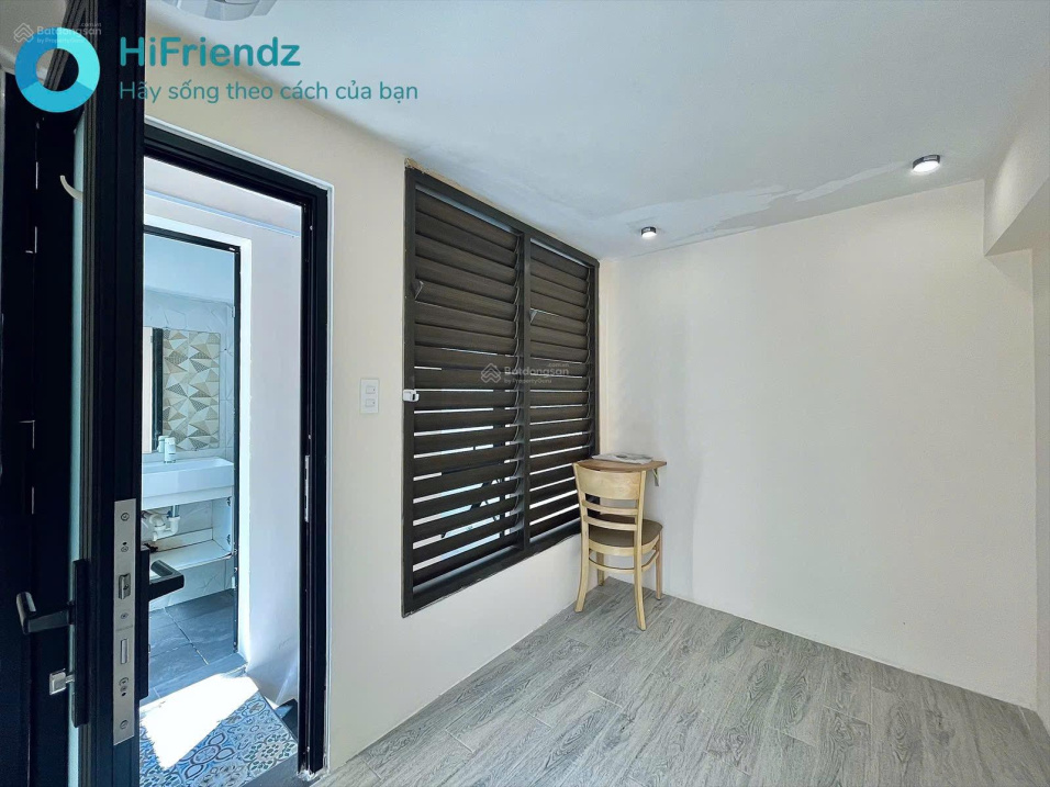 Cho thuê nhà mới hoàn công 1 trệt 2 lầu full NT cửa sổ thoáng ngay ngã tư Hàng Xanh qua quận 1 5p