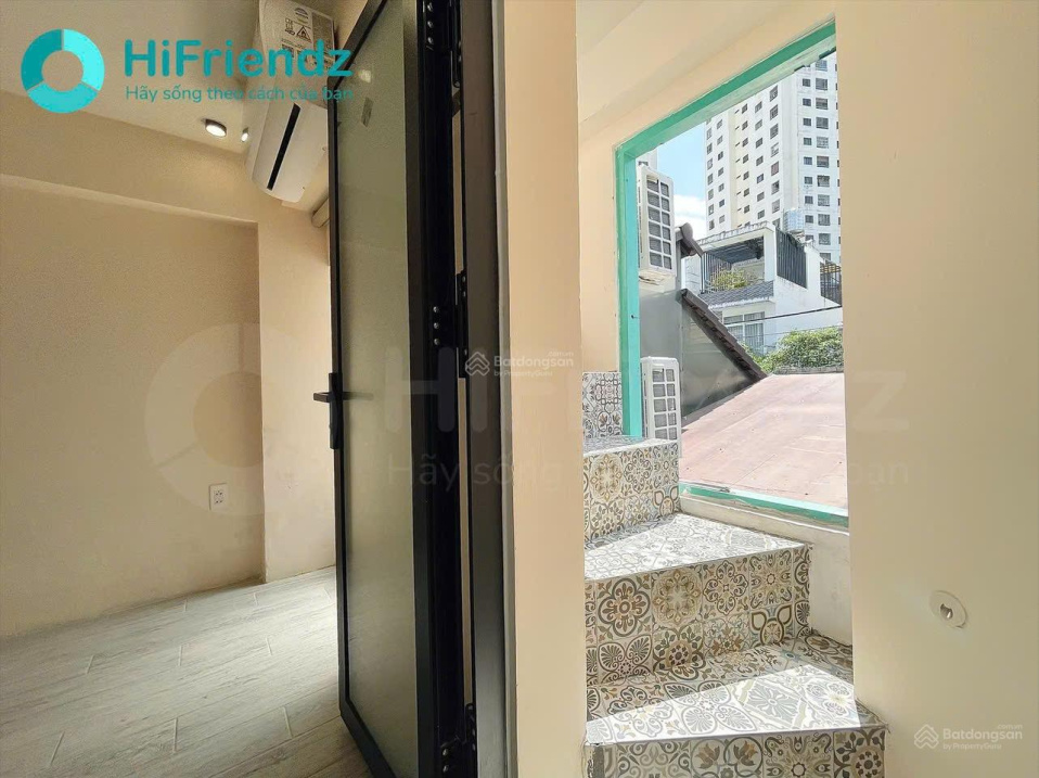 Cho thuê nhà mới hoàn công 1 trệt 2 lầu full NT cửa sổ thoáng ngay ngã tư Hàng Xanh qua quận 1 5p
