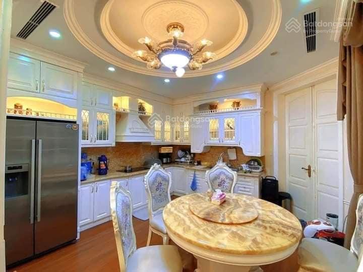 15,675 tỷ. Vừa KD Vừa cho thuê VP. Liền kề 95m2 x 5m x 5T x 6PN. Đường ...