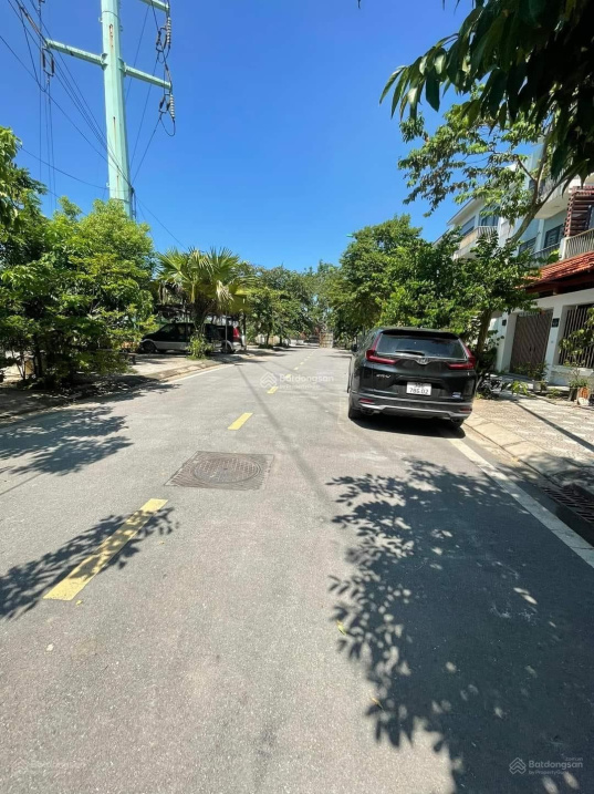 15,675 tỷ. Vừa KD Vừa cho thuê VP. Liền kề 95m2 x 5m x 5T x 6PN. Đường ...