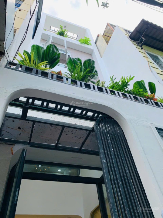 Bán nhà Cô Giang, P2, phú nhuận, 3m x 12m, 4 tầng, tặng nội thất