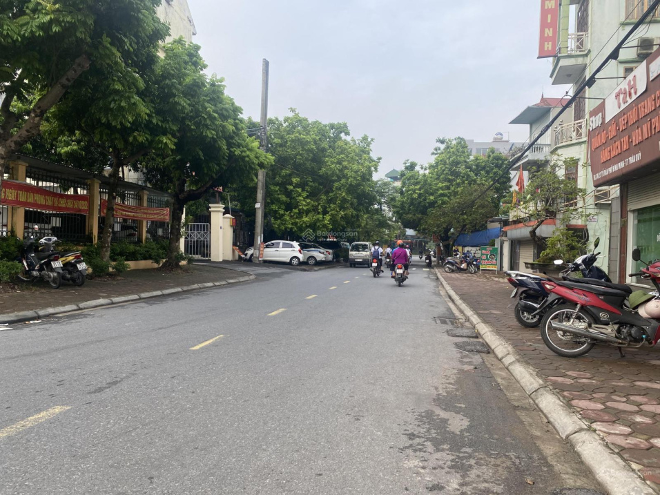 Bán gấp đất biệt thự 236m2/mt: 11,8m/ khu đô thị trung tâm 31ha Trâu ...