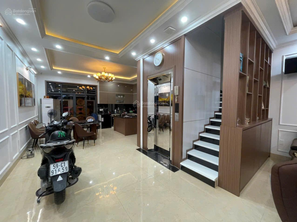 View công viên 98m2, thang máy hoàn thiện siêu đẹp. Nội thất cực đẹp, chi tiết