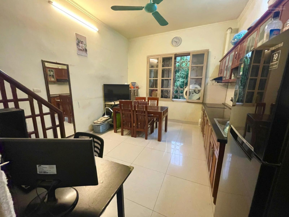 Bán nhà mặt phố Thợ Nhuộm - Hoàn Kiếm 18m2 x 3 tầng khép kín, KD homestay & ở, chỉ 5.7 tỷ