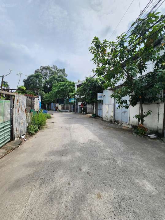 Bán đất gần ngã ba Cây Lơn 200m, gần đường Cây Da Xề và đường Quốc Lộ 1K chỉ 100m Đông Hòa Dĩ An