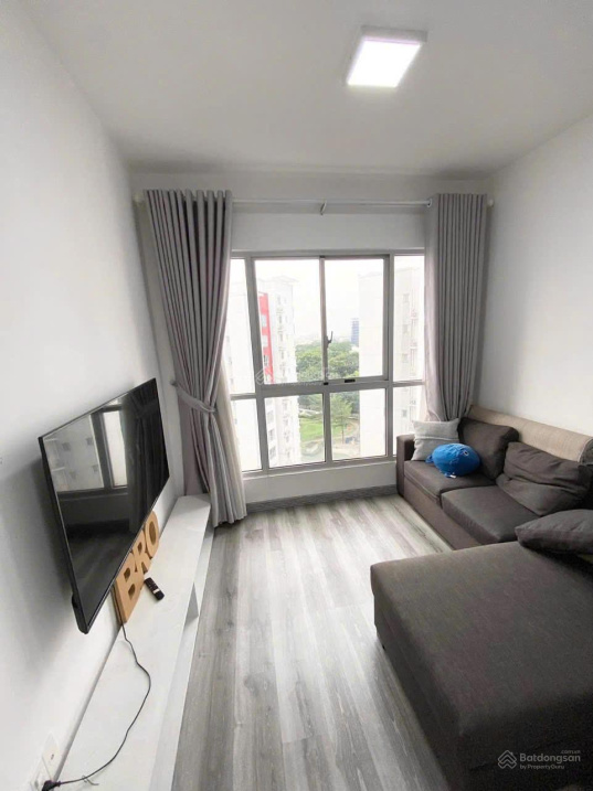 Cho thuê căn hộ Celadon City, khu Ruby thiết kế 2PN2WC NTCB 10 triệu, Full 11 Triệu