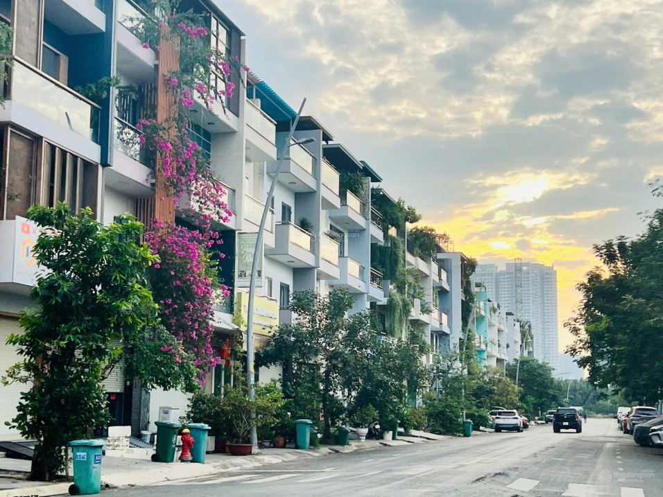 Chính chủ bán gấp nhà phố Jamona City Q7, DT 75m2 miễn trung gian