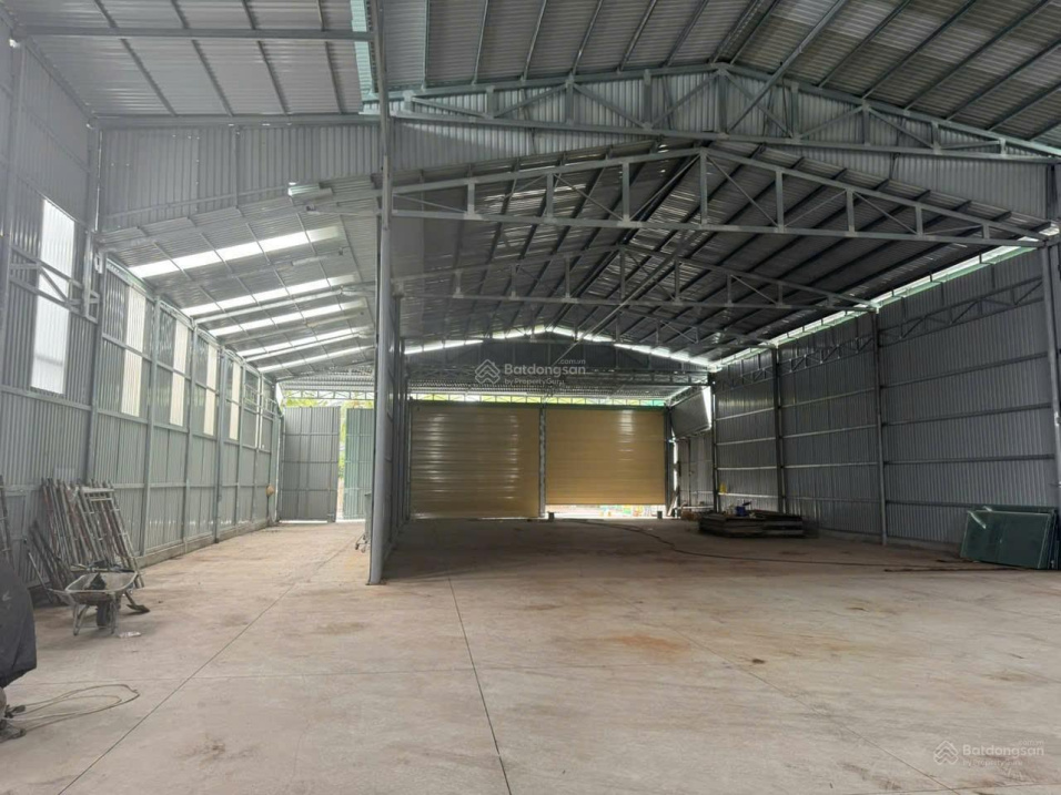 Cho thuê mặt bằng, kho*1350m2 Lã Xuân Oai, Long Trường, Quận 9