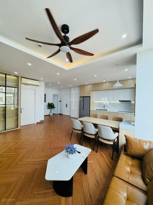 Bán căn hộ chung cư CT6 - khu đô thị Định Công, DT 77m2, 3 ngủ, 2 vs, đủ đồ, sổ đỏ CC