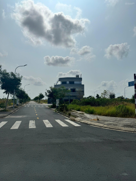 Bán nền C1-27 Hiệp Phước Harbour View Long Hậu Long An 80m2 giá 1ty370 sổ sẳn công chứng ngay