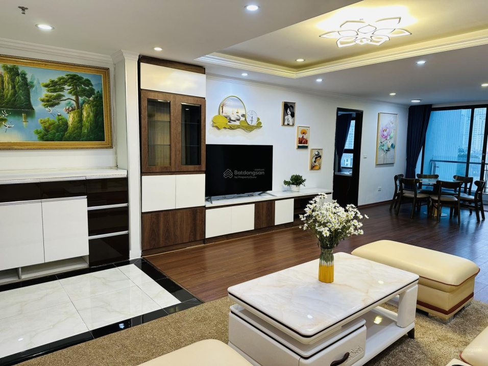 Cho thuê chung cư Golden Palace Mễ Trì, 86m2, 2 phòng ngủ, full đồ giá 14 tr/th