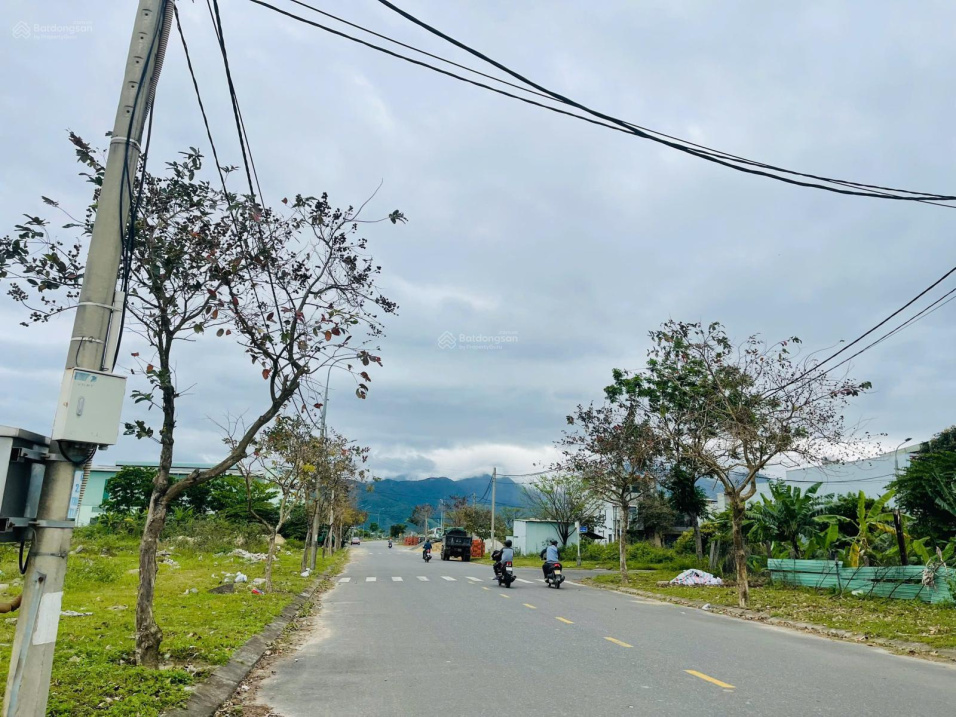 Cách biển chỉ 1km - chào bán lô góc ngã tư hai đường 10.5m trục nối vào chung cư The Ori Garden