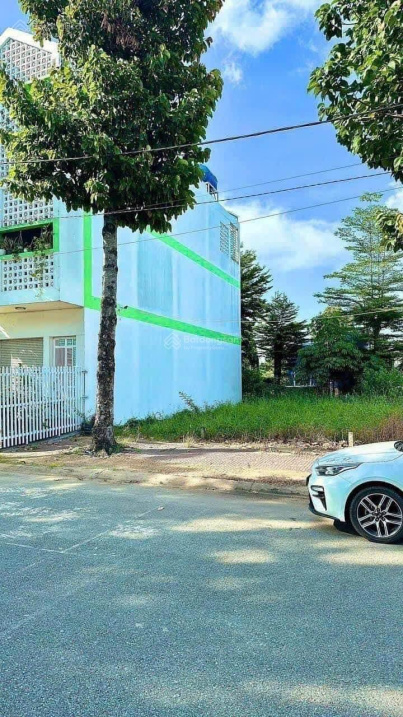 Cần bán đất Nguyễn Thị Minh Khai Giá 1ty5 DT 100m2 SHR LH 0972 753 *** Kiên