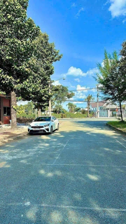 Cần bán đất Nguyễn Thị Minh Khai Giá 1ty5 DT 100m2 SHR LH 0972 753 *** Kiên