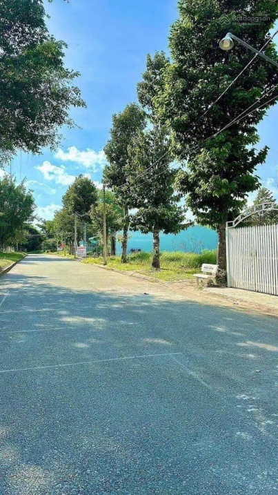 Cần bán đất Nguyễn Thị Minh Khai Giá 1ty5 DT 100m2 SHR LH 0972 753 *** Kiên