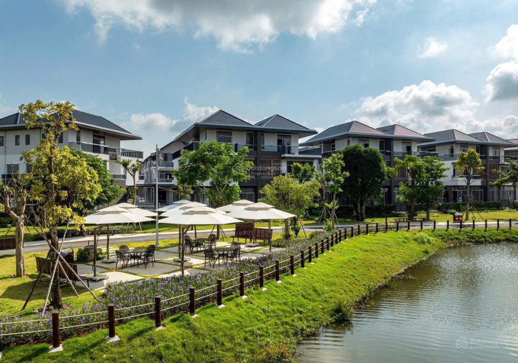 Căn góc 3 mặt tiền vị trí siêu đẹp. Gàn Clubhouse hồ bơi. Bán nhanh thu ...