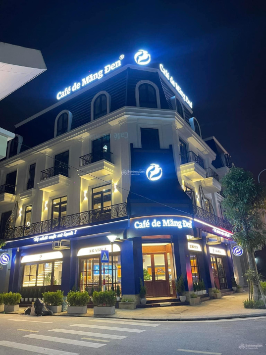 Cho thuê căn nhà 65m2 x 6 tầng 2p/t tại ngã tư Trung Kính lớn - Mạc Thái Tổ - Cầu Giấy