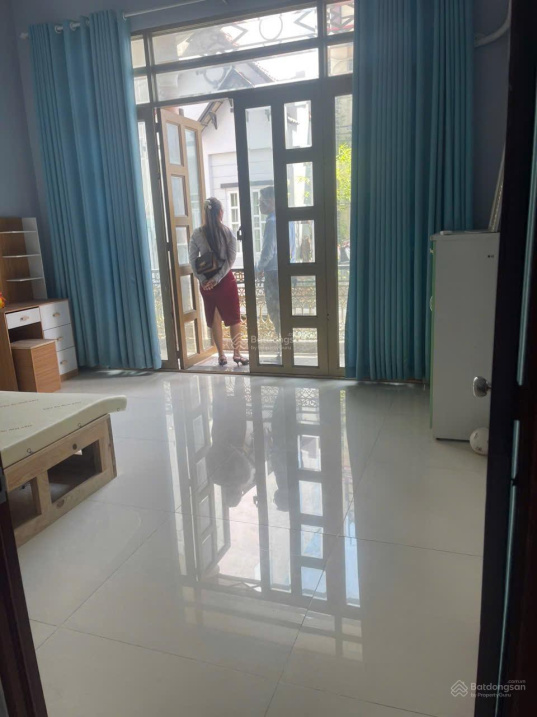 Cho thuê nhà nguyên căn hẻm xe hơi 1027 Huỳnh Tấn Phát, Phú Thuận, Q7, cho làm CHDV ký lâu dài