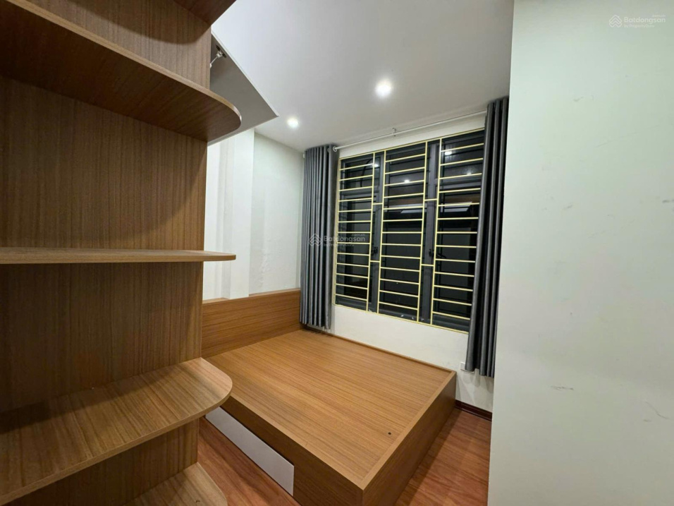 Cho thuê cả nhà 40m2 full NT, mặt tiền 8m vỉa hè siêu rộng 3 ôtô tránh. Kinh doanh sầm uất ngày đêm