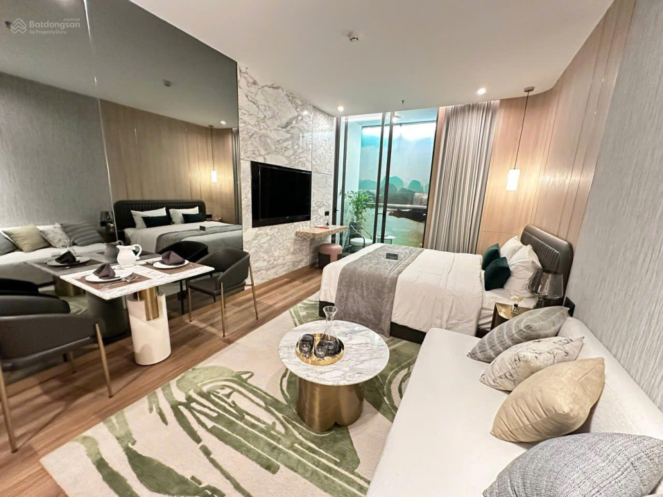 Em Xuân bán cần bán căn Studio Icon40 giá 1tỷ450 căn view biển, nằm vị trí trung tâm Bãi Cháy HL