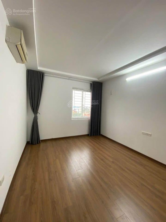 Bán căn hộ Ruby CT1 Giang Biên, S: 69m2, 2 ngủ 2WC, nội thất liền tường. Giá: 4,6 tỷ