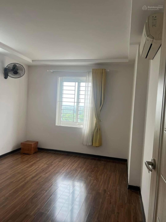 Bán căn hộ Ruby CT1 Giang Biên, S: 69m2, 2 ngủ 2WC, nội thất liền tường. Giá: 3,38 tỷ