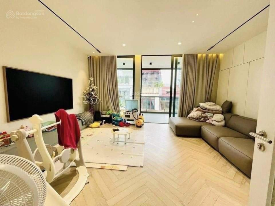 Cho thuê nhà riêng tại Thái Hà đường 2 ô tô tránh nhau phù hợp nhiều mô hình KD DT 70m2x4T