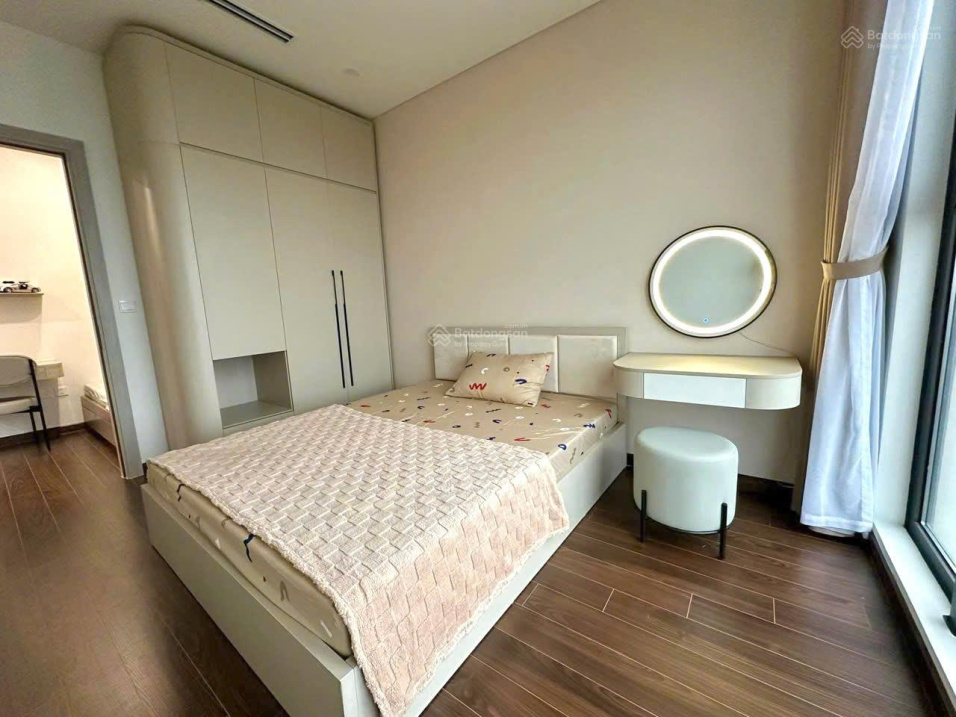 Tôi bán gấp căn 1PN+ 43m2, 2 tỷ 885tr, tầng 16 full đồ đầu tư hơn 250tr ...