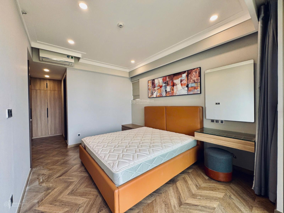 Bán căn hộ midtown m8 Phú Mỹ Hưng lầu 15 căn góc