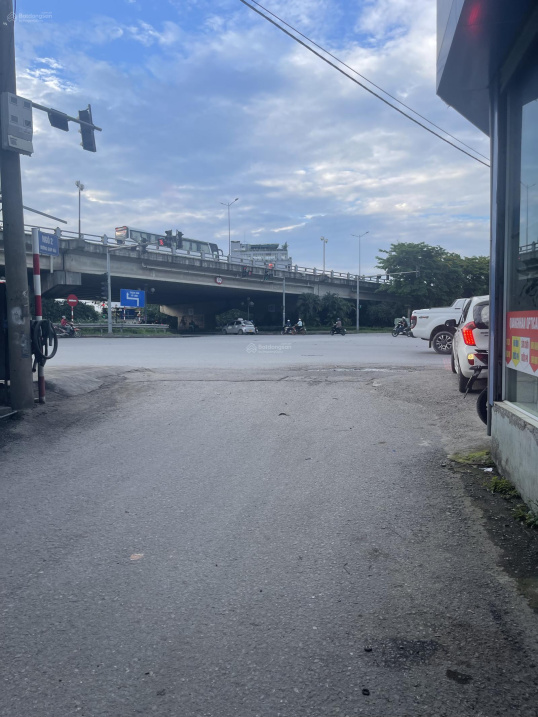 Cần bán mảnh đất ngõ ôtô vào cạnh bên Ecompas sổ đỏ, 63m2