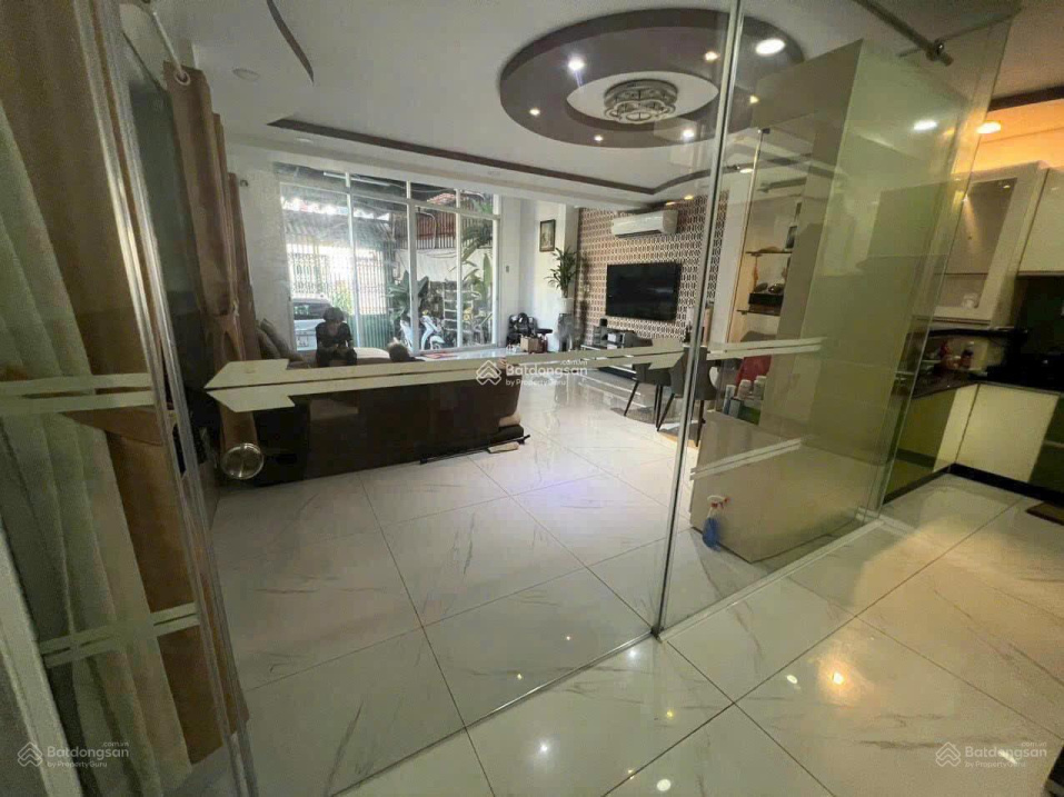 Cho thuê nhà mới nguyên căn 399A Võ Văn Tần, Quận