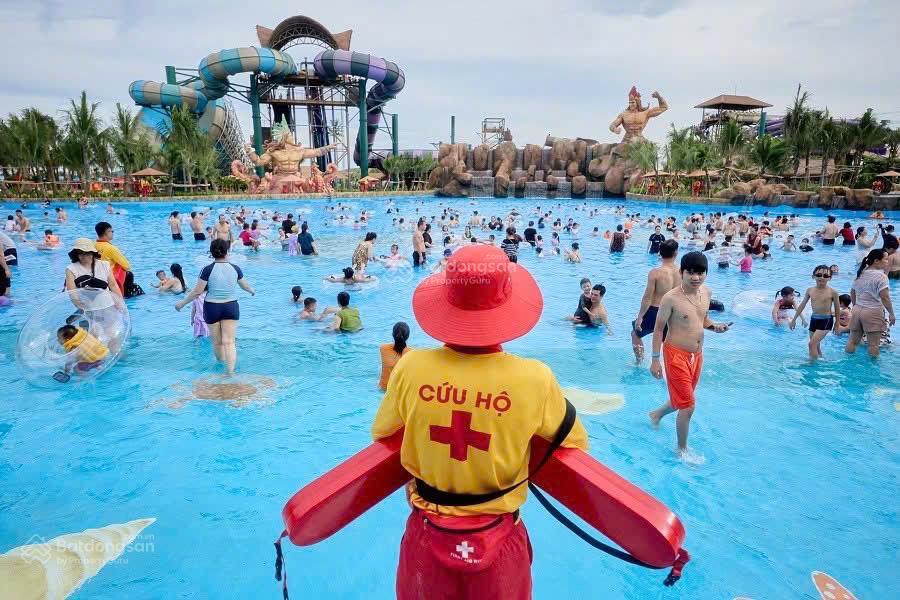 Biệt thự song lập MT 10m sát quảng trường nhạc nước, chung cư, dt 175m2, hướng Bắc, giá 16,4 tỷ