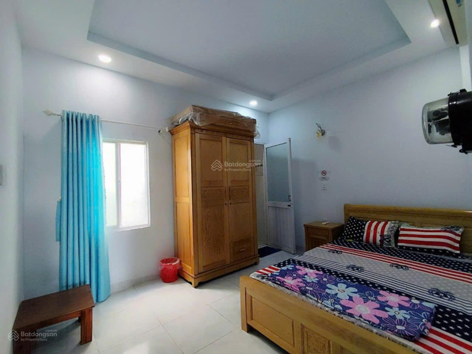 Chính chủ cần bán gấp căn chung cư Chợ Đầm DT 67,02m2 có 2PN, gần biển, giá 1ty350 có TLCC