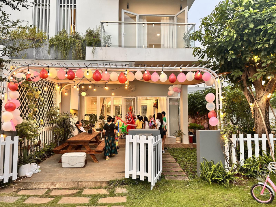 Cần tiền gấp giảm thêm 600tr - Bán biệt thự góc hiếm có KDC compound ...