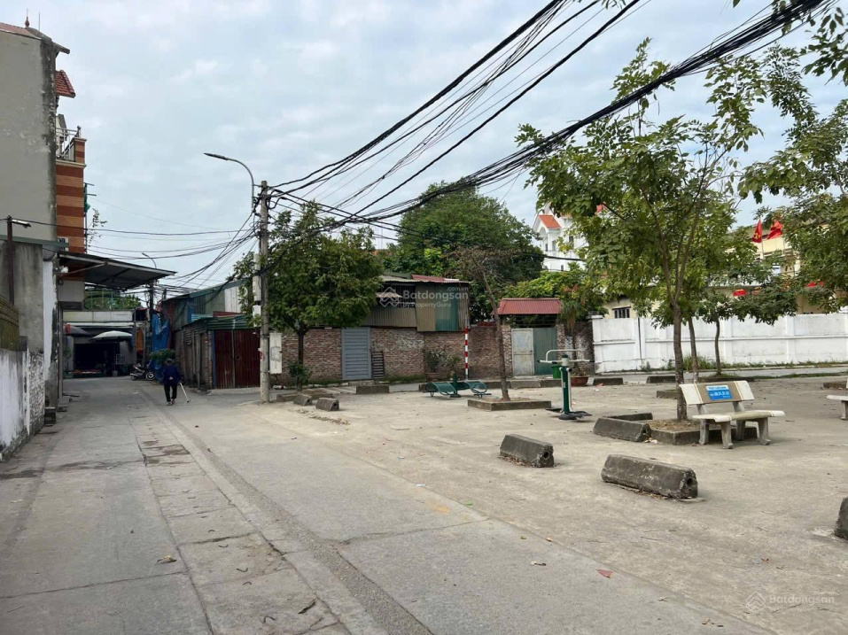 Bán đất Đức Thượng, oto cách 20m, gần Hồ điều hòa, chợ, 350m ra QL32, giá đầu tư.