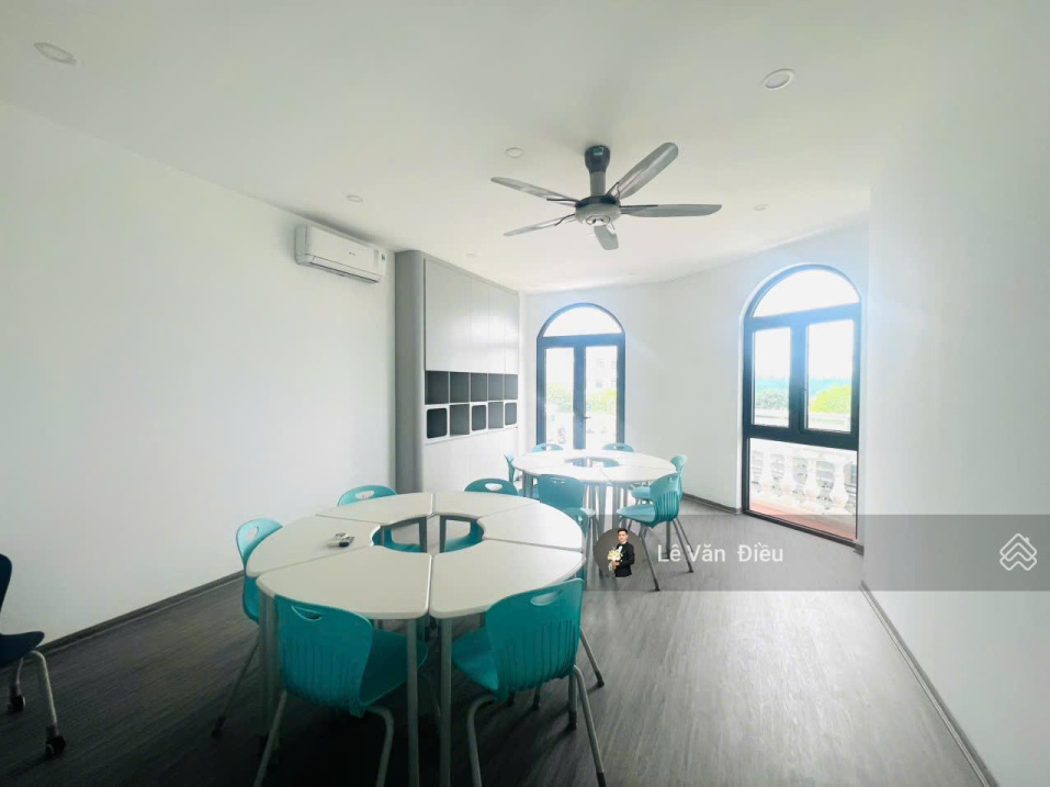 Cho thuê shophouse góc 2 mặt tiền Vinhomes Ocean Park 1 Gia Lâm, 0969 866 *** sẵn chìa khóa xem nhà