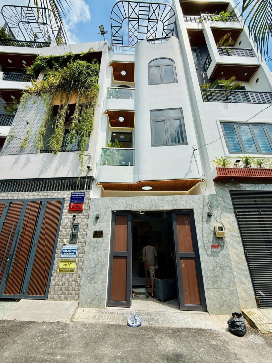 Nhà 3 lầu hẻm 7m cách Hà Huy Giáp chỉ 100m - Gần Ngã Tư Ga. DT 4m x 14m. Khu vip - Giá tốt nhất