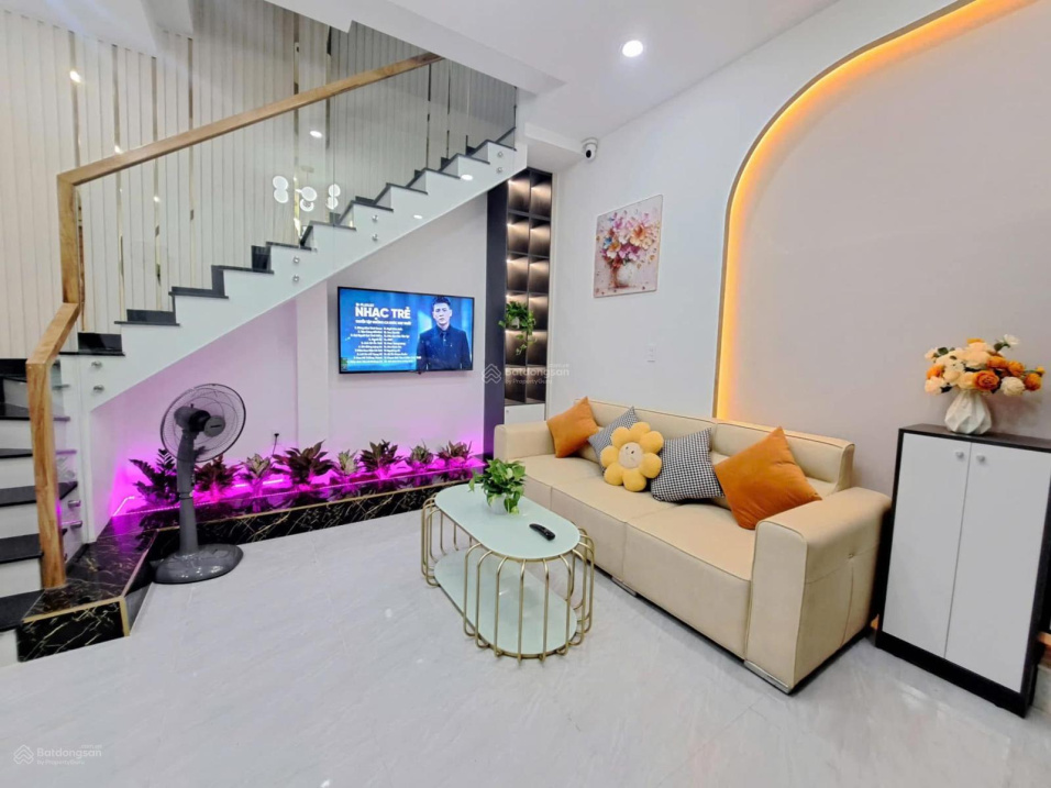 Rẻ nhất khu vực Nguyễn Đình Chiểu, P4, Q3. Nhà đẹp, sổ hồng riêng, DT ...