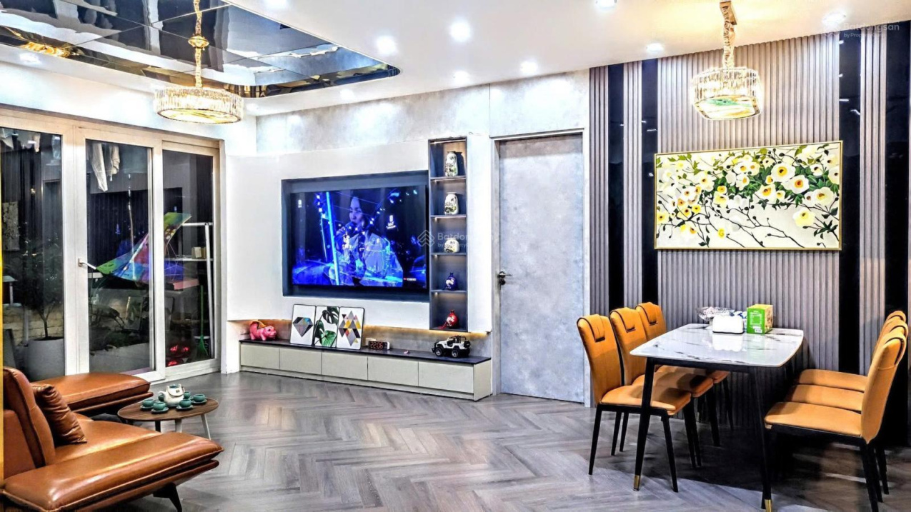 (Căn mới) Bán 2PN K35 Tân Mai, full đồ đẹp, giá 5.5 tỷ, DT: 80m2, sổ đỏ sẵn, hỗ trợ bank 70%