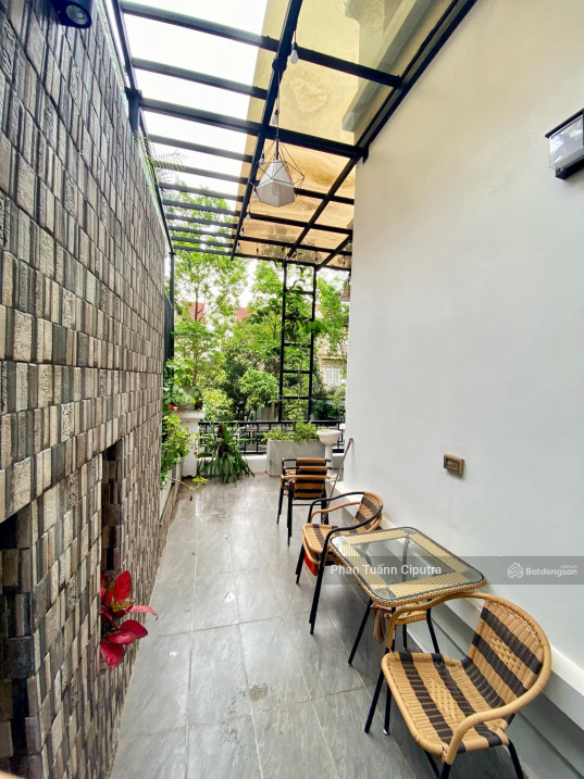 Chính chủ, song lập Ciputra mới sửa lại thiết kế công năng, mt 9m 3 tầng 4pn bán gấp 0911 944