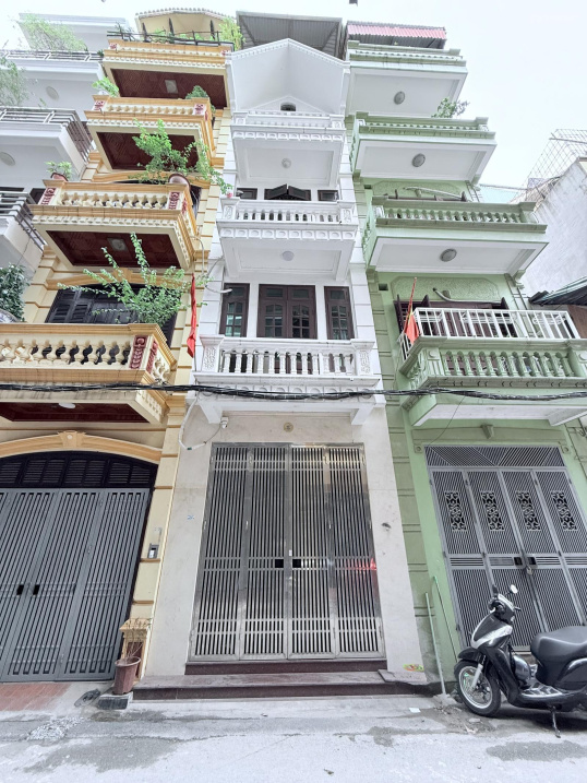 Cho thuê nhà Phạm Tuấn Tài, 40m2, 5 tầng, MT 4m, VP, KDonl, Spa, 17Tr