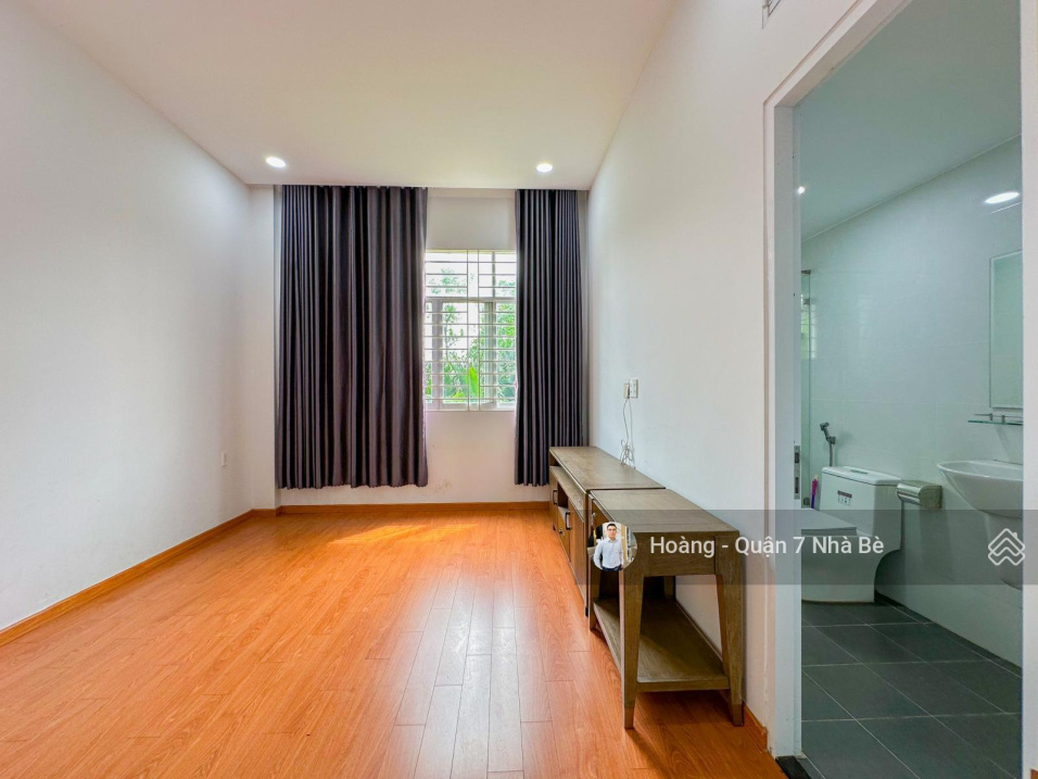 Nhà đẹp xây kiên cố ở ngay - DT 5mx16m - đường 6m - gara ô tô - 1 trệt 2 lầu sân thượng 3PN