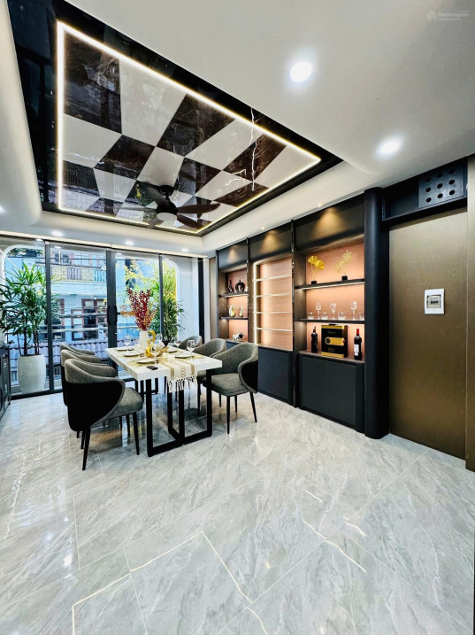 Chủ bán gấp,3tỷ(TL)căn Phạm Văn Đồng,P.Linh Tây, Q. Thủ Đức,DT 67.2m2,HĐ thuê 18tr/th,sổ hồng riêng