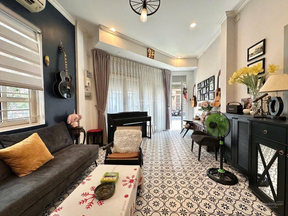 Siêu hiếm nhà phố Hoa Lan, P2, Phú Nhuận 60.9m2 HD thuê 32tr/th sổ hồng riêng