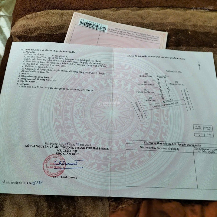 Ngay trung tâm hành chính ,, chợ ủy ban xã Mỹ Đức . 3 lô liền kề Cách trục 354 ngã 3 quán chủng