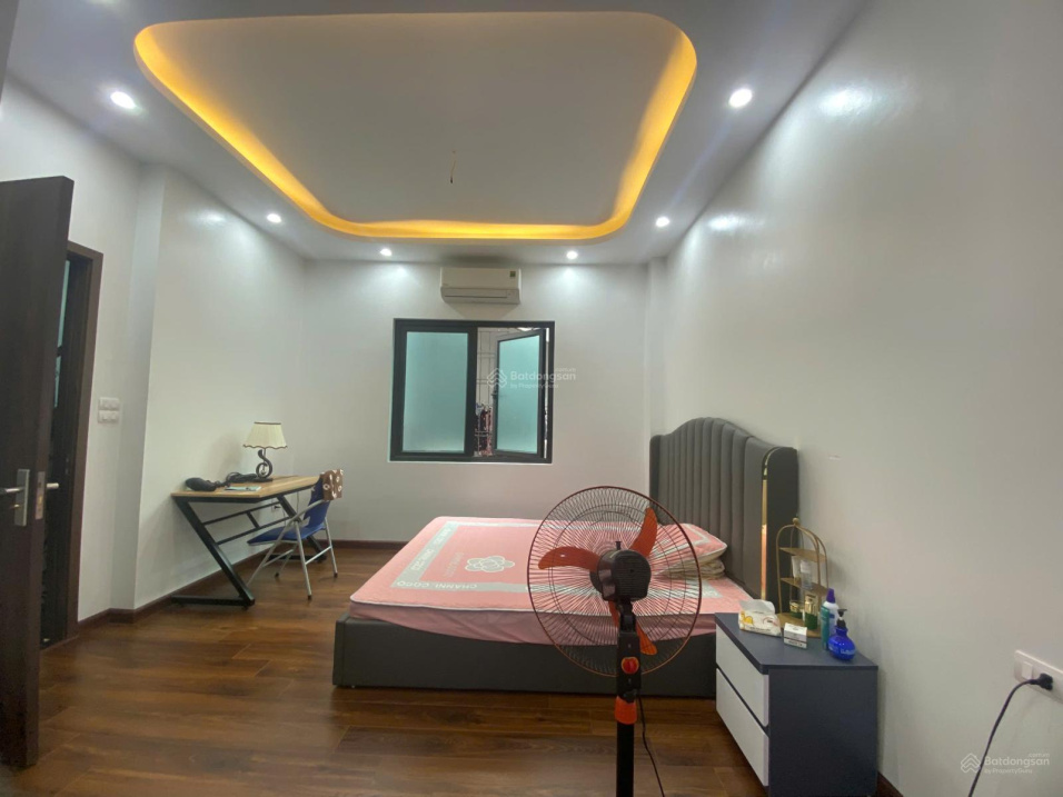 Nhà dân xây - gần phố - phân lô ô tô, phố Hoàng Quốc Việt - Cầu Giấy 60m2 4 tầng - nhỉnh 20tỷ xíu