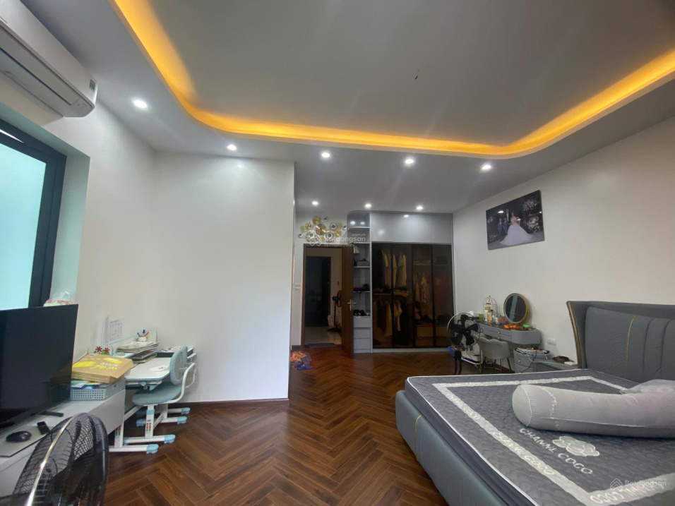 Nhà dân xây - gần phố - phân lô ô tô, phố Hoàng Quốc Việt - Cầu Giấy 60m2 4 tầng - nhỉnh 20tỷ xíu